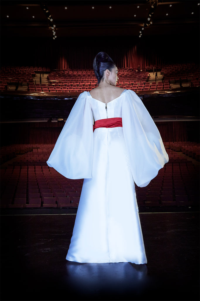 Puffed Sleeves Blouse & Slit Skirt with Dramatic Japanese Crane Embell ...
